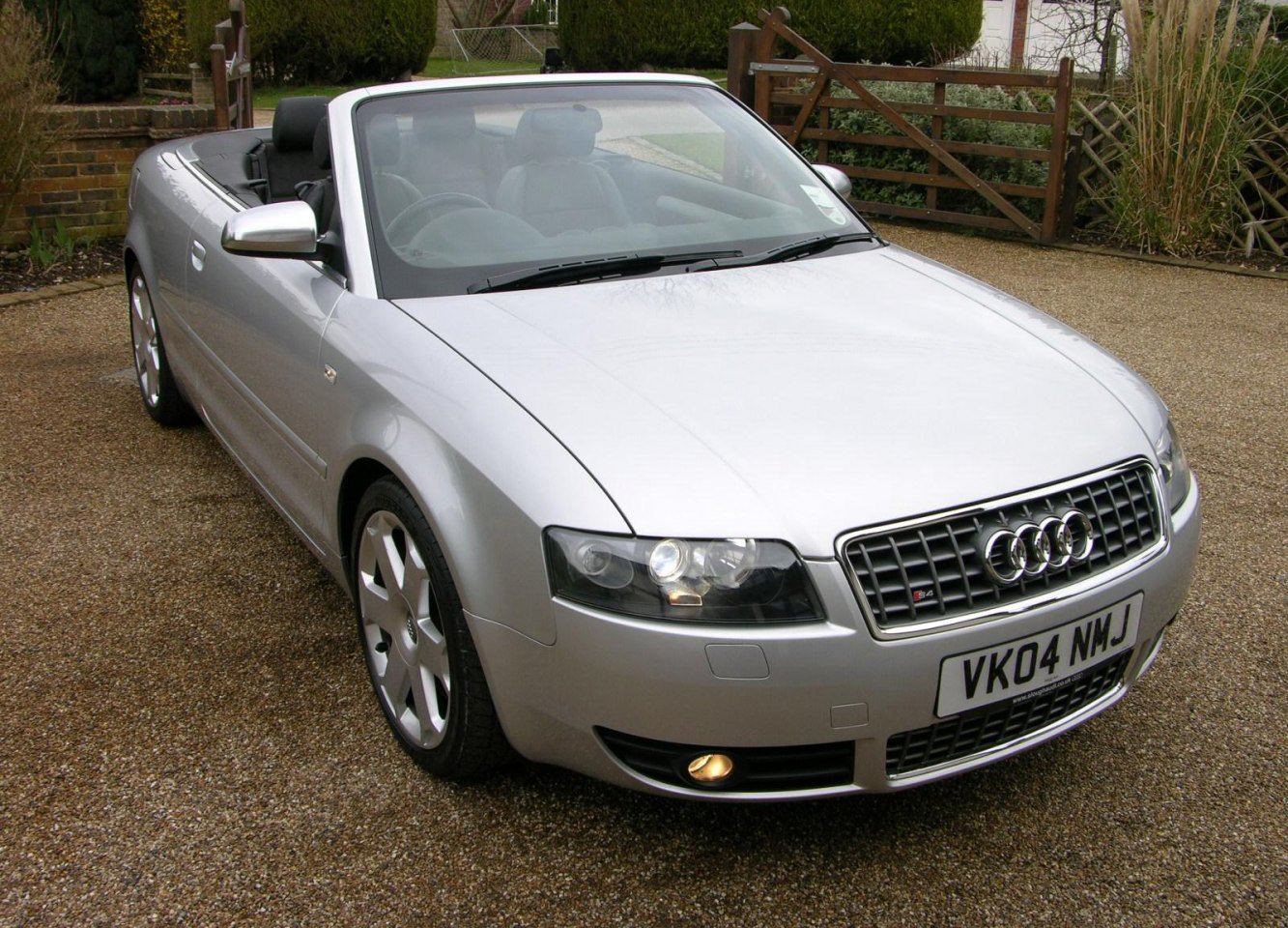 Audi S4 Cabriolet (8E,B6) 4.2i V8 40V (344 Hp) quattro